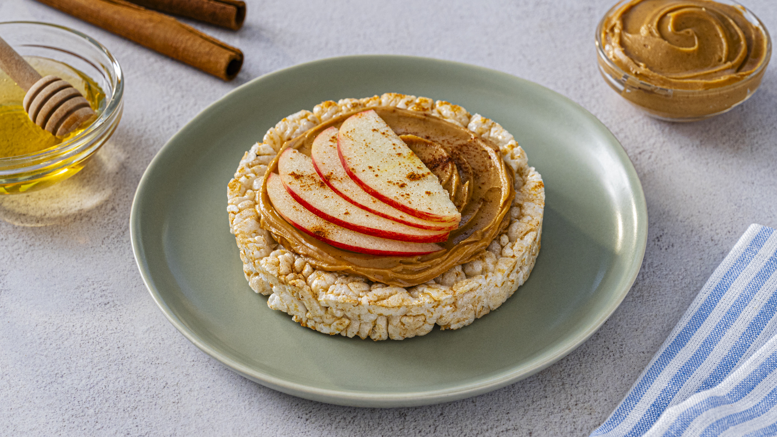 Peanut Butter Apple Cinnamon Rice Cake | FLVR