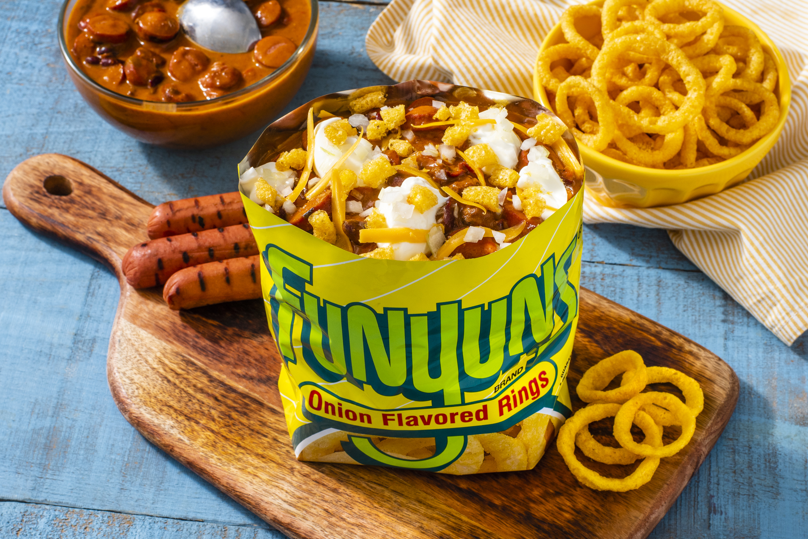 FUNYUNS® Walking Chili Cheese Dog | FLVR