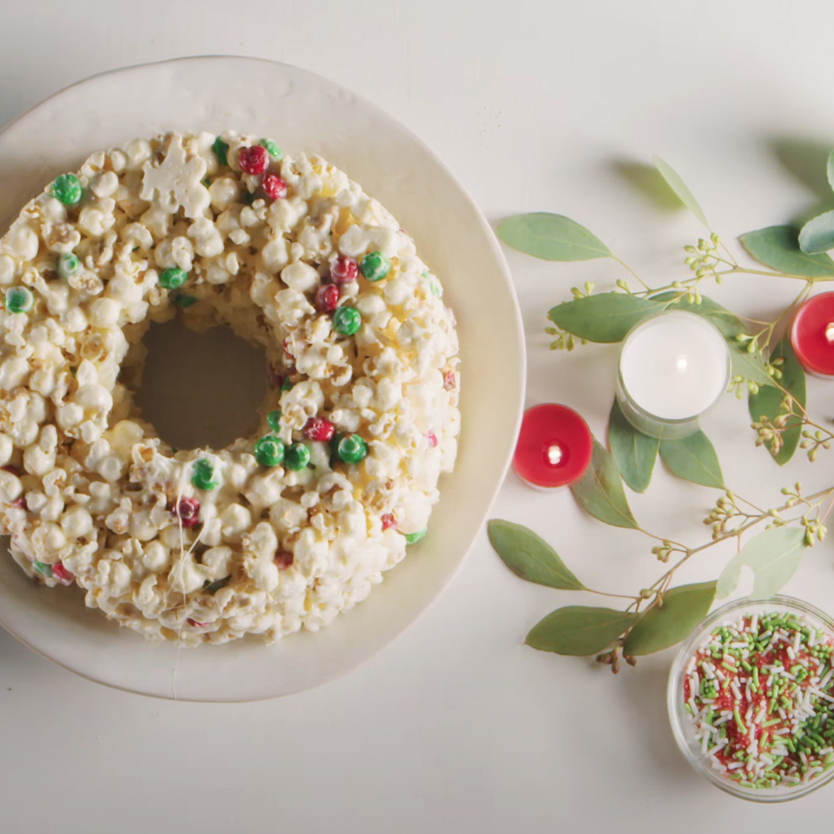 Christmas Popcorn Wreath Cake | FLVR